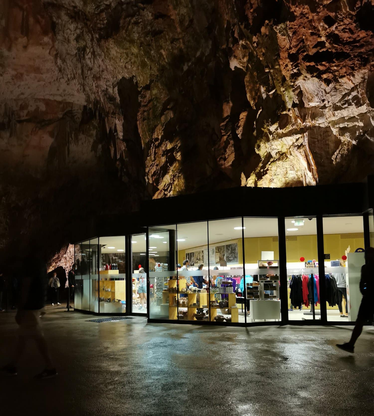 Postojna - The queen of caves - Erratic engineeress