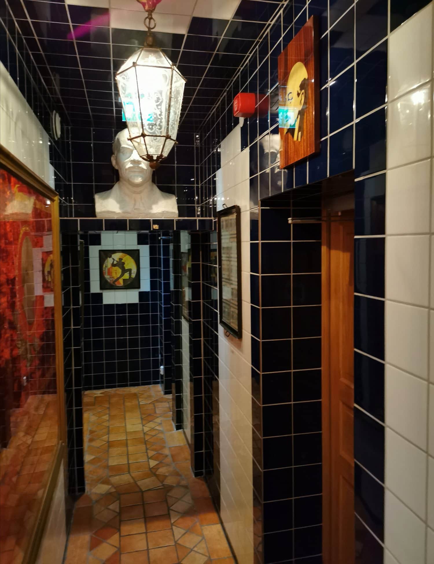 The bizarre Lenin Spa in Hotel Gästis - Erratic engineeress