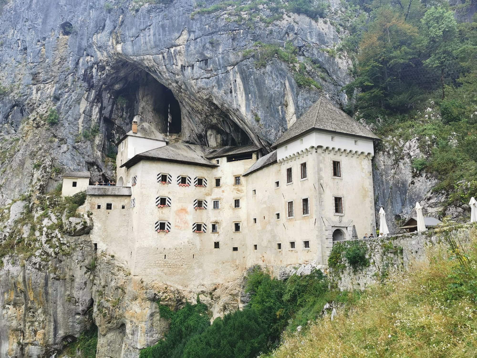 Predjama cave castle - Erratic engineeress